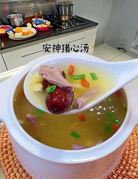 猪心炖什么补气血_失眠吃什么猪心汤-第3张图片-山城妙识