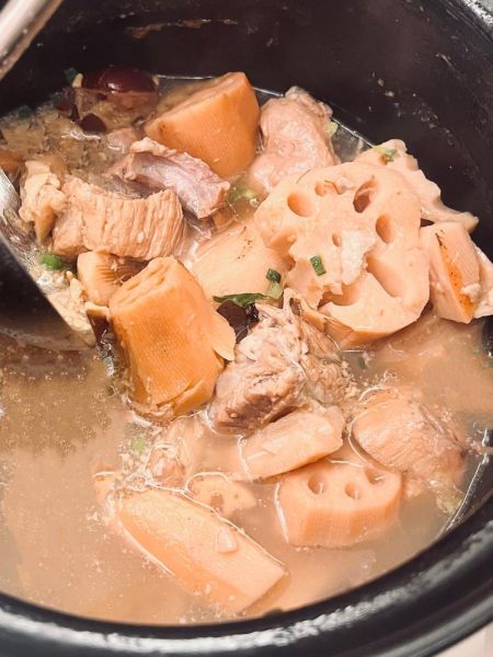 莲藕排骨汤怎么做_莲藕排骨简单又好吃的做法-第3张图片-山城妙识