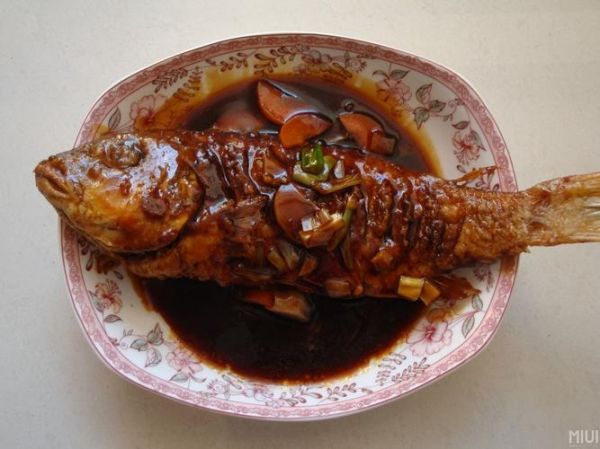 浇汁鱼用什么鱼最好_鲤鱼浇汁鱼怎么做-第2张图片-山城妙识