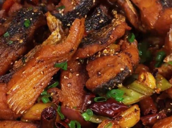 干锅香辣鱼怎么做_干锅香辣鱼用什么鱼最好-第3张图片-山城妙识