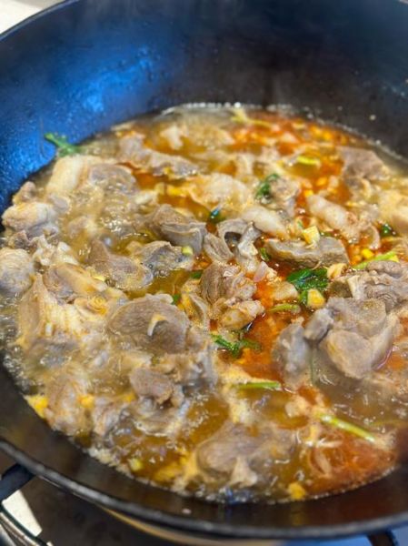 家常炖羊肉怎么做好吃_炖羊肉不膻的秘诀-第1张图片-山城妙识 家常炖羊肉怎么做好吃_炖羊肉不膻的秘诀-第1张图片-山城妙识