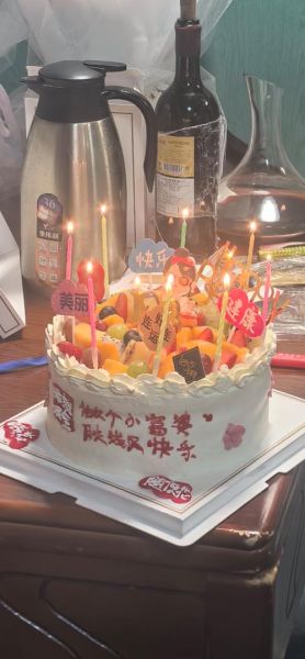 大蛋糕图片_生日快乐怎么拍才好看-第1张图片-山城妙识