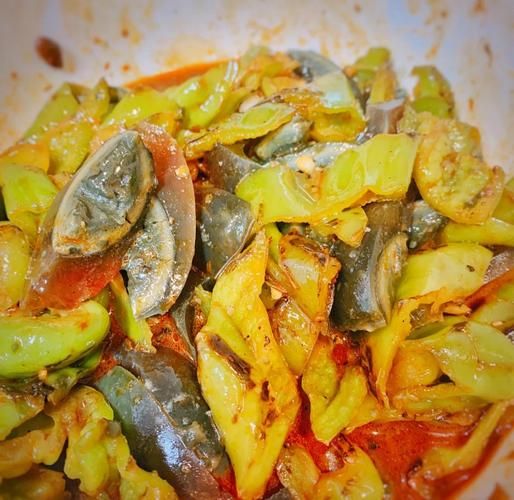 青椒凉拌皮蛋怎么做_皮蛋要不要焯水-第3张图片-山城妙识