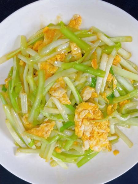 炒韭黄搭配什么菜好吃窍门_韭黄炒蛋要不要先炒韭黄-第3张图片-山城妙识