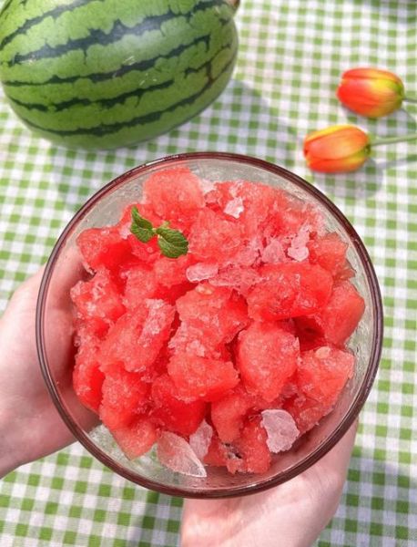 西瓜沙冰图片大全_怎么做西瓜沙冰最好吃-第3张图片-山城妙识