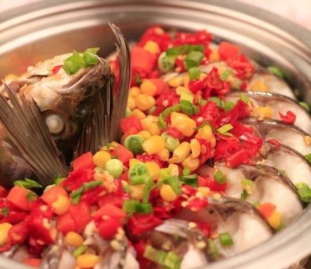 剁椒鱼怎么做好吃_剁椒鱼视频教程详细步骤-第1张图片-山城妙识