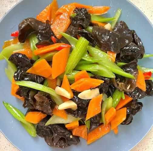 木耳和什么一起炒最好吃_木耳不能和什么一起吃-第1张图片-山城妙识