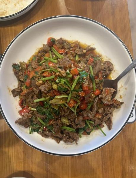 野山椒炒牛肉怎么做_野山椒炒牛肉热量高吗-第2张图片-山城妙识 野山椒炒牛肉怎么做_野山椒炒牛肉热量高吗-第2张图片-山城妙识