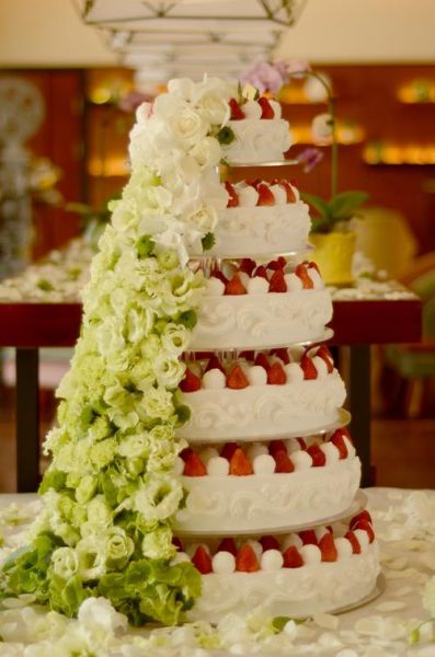 多层蛋糕图片大全大图_如何挑选婚礼蛋糕-第1张图片-山城妙识