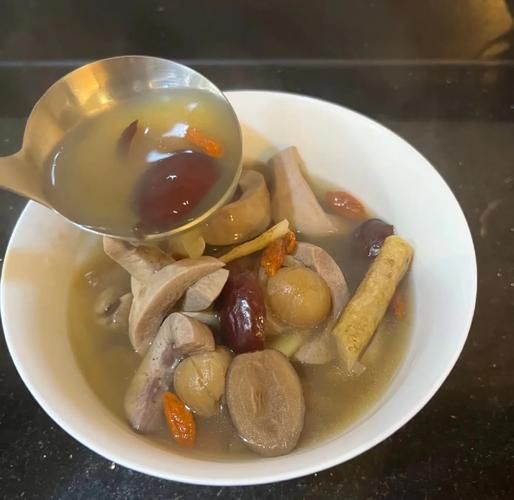 猪腰子汤怎么炖不腥_猪腰子汤的做法步骤-第1张图片-山城妙识 猪腰子汤怎么炖不腥_猪腰子汤的做法步骤-第1张图片-山城妙识