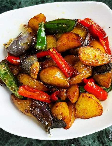 烧茄子土豆怎么做_烧茄子土豆先炒哪个-第1张图片-山城妙识