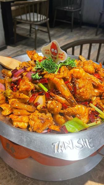 干锅牛蛙虾怎么做_干锅牛蛙虾哪里最正宗-第1张图片-山城妙识