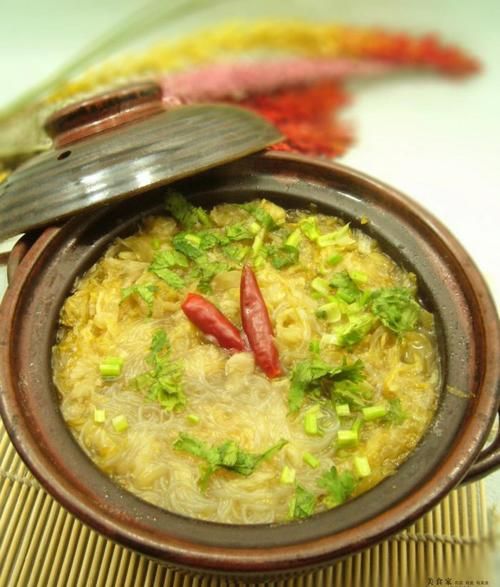 酸菜砂锅怎么做_酸菜砂锅最正宗的做法-第1张图片-山城妙识 酸菜砂锅怎么做_酸菜砂锅最正宗的做法-第1张图片-山城妙识