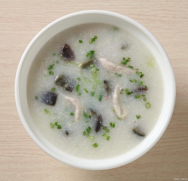 广式皮蛋瘦肉粥怎么做_皮蛋瘦肉粥煮多久才绵滑-第3张图片-山城妙识