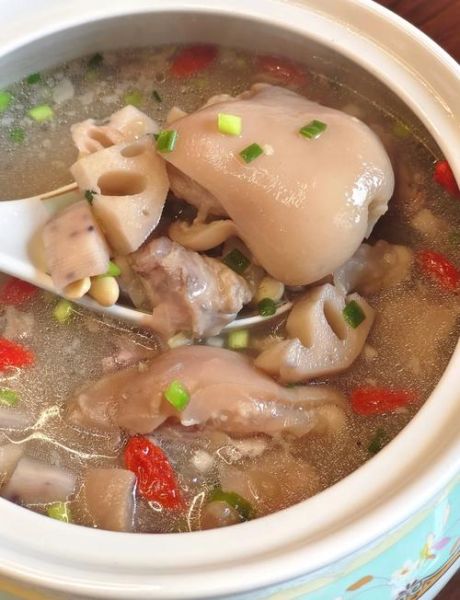 催乳猪蹄汤的做法_下奶猪蹄汤怎么做-第1张图片-山城妙识