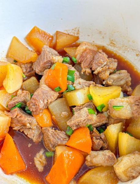 牛腩炖萝卜怎么清炖才好吃_清炖牛腩萝卜要不要焯水-第3张图片-山城妙识 牛腩炖萝卜怎么清炖才好吃_清炖牛腩萝卜要不要焯水-第3张图片-山城妙识