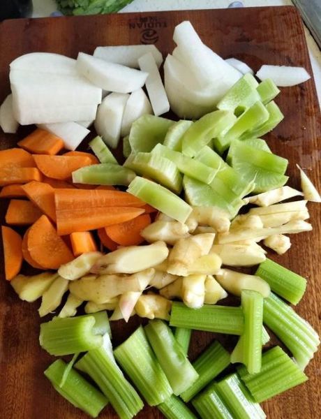 四川家庭简单泡菜怎么做_四川泡菜不放酒可以吗-第1张图片-山城妙识