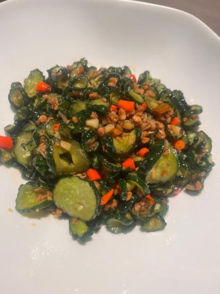 脆皮烧肉炒什么好吃_搭配蔬菜推荐-第1张图片-山城妙识 脆皮烧肉炒什么好吃_搭配蔬菜推荐-第1张图片-山城妙识