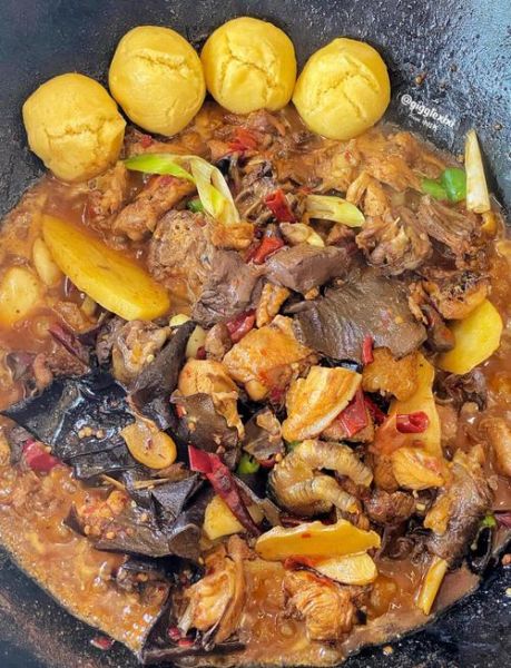 铁锅柴鸡怎么做_铁锅柴鸡需要焯水吗-第1张图片-山城妙识