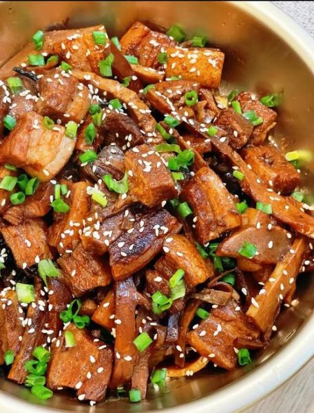 笋干烧肉怎么做才好吃_笋干烧肉要焯水吗-第1张图片-山城妙识 笋干烧肉怎么做才好吃_笋干烧肉要焯水吗-第1张图片-山城妙识