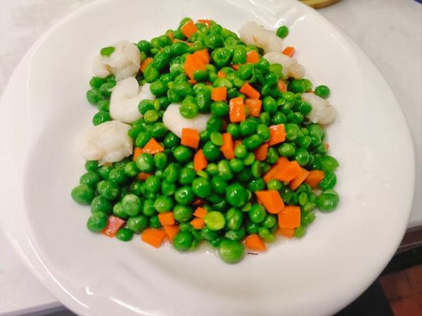 豌豆炒虾仁怎么做_豌豆炒虾仁的家常做法-第1张图片-山城妙识