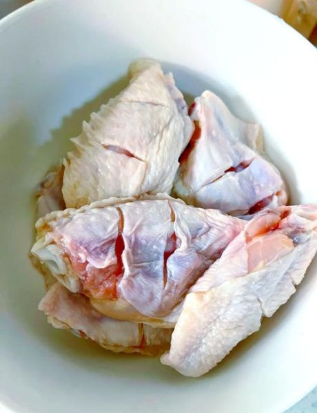 正宗广东盐焗鸡翅怎么做_盐焗鸡翅用粗盐还是细盐-第2张图片-山城妙识