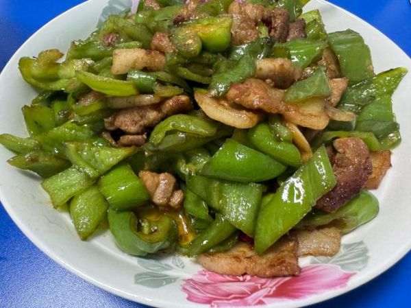 青椒可以配什么一起炒_青椒炒什么最好吃-第1张图片-山城妙识