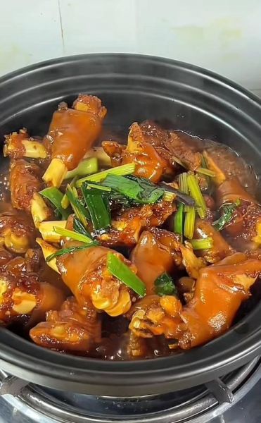 炖羊蹄子怎么做好吃_羊蹄子炖多久才软烂-第2张图片-山城妙识