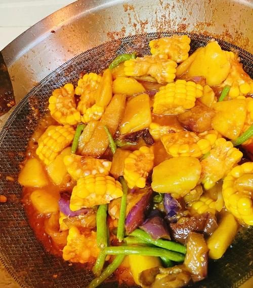 茄子豆角土豆乱炖怎么做_乱炖先放什么后放什么-第1张图片-山城妙识