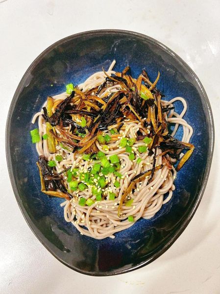 葱油面怎么做好吃_葱油面做法大全窍门-第1张图片-山城妙识