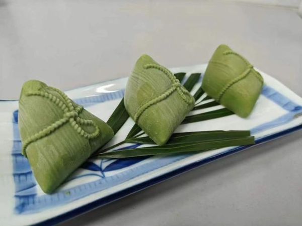 冰皮粽子怎么做_冰皮粽子需要蒸吗-第3张图片-山城妙识