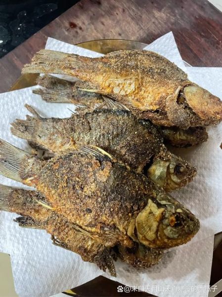 煎鲫鱼不破皮的方法_煎鲫鱼用热油还是冷油-第1张图片-山城妙识 煎鲫鱼不破皮的方法_煎鲫鱼用热油还是冷油-第1张图片-山城妙识