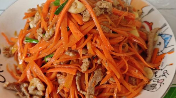 红萝卜炒肉丝怎么做_红萝卜炒肉丝热量高吗-第3张图片-山城妙识