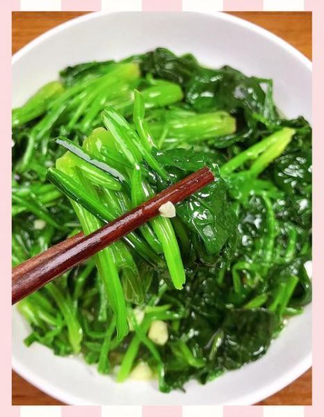 清炒菠菜怎么炒才好吃_清炒菠菜要不要焯水-第3张图片-山城妙识