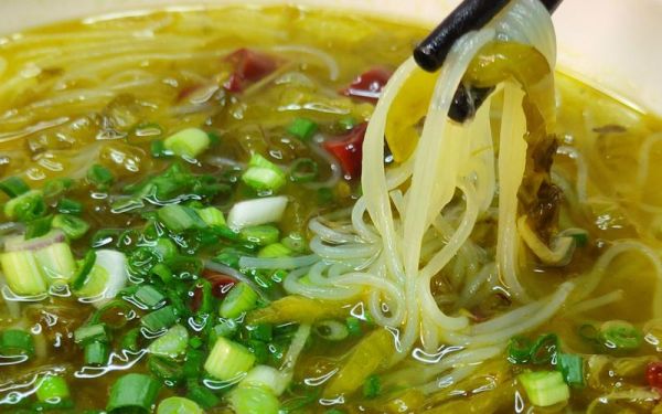 酸辣粉丝汤怎么做才够味_酸辣粉丝汤的做法窍门-第2张图片-山城妙识 酸辣粉丝汤怎么做才够味_酸辣粉丝汤的做法窍门-第2张图片-山城妙识