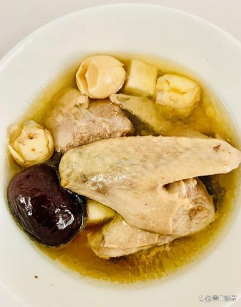 椰子炖鸽子汤的做法_鸽子汤怎么炖不腥-第3张图片-山城妙识 椰子炖鸽子汤的做法_鸽子汤怎么炖不腥-第3张图片-山城妙识