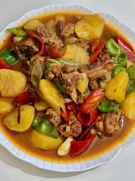 新疆大盘鸡怎么做_正宗大盘鸡用什么鸡-第1张图片-山城妙识 新疆大盘鸡怎么做_正宗大盘鸡用什么鸡-第1张图片-山城妙识