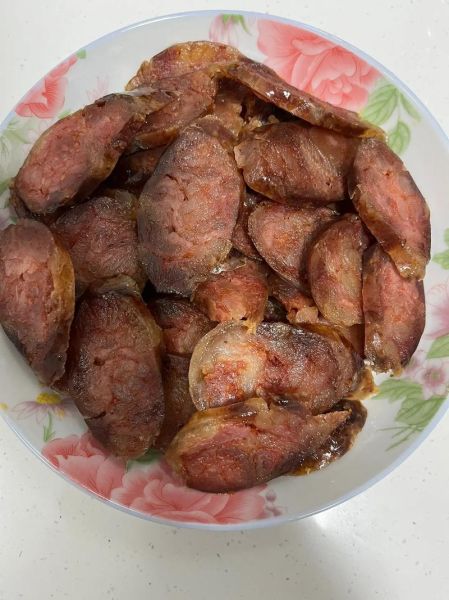 腊肠不蒸直接炒着吃吗_腊肠炒之前要不要蒸-第3张图片-山城妙识 腊肠不蒸直接炒着吃吗_腊肠炒之前要不要蒸-第3张图片-山城妙识