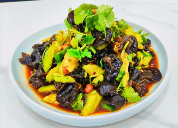 凉拌黄瓜怎么拌才脆_凉拌木耳要不要焯水-第1张图片-山城妙识