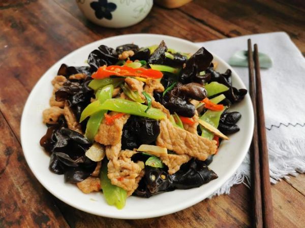 木耳肉片怎么炒才嫩_木耳肉片要不要焯水-第2张图片-山城妙识