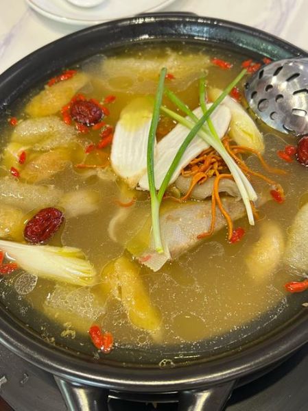 猪肚煲鸡怎样煲好吃_猪肚煲鸡的做法窍门-第1张图片-山城妙识