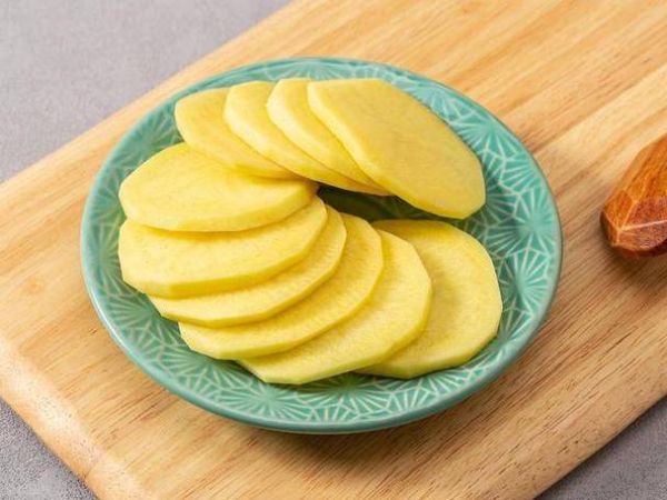 土豆片敷脸的危害_土豆片敷脸会烂脸吗-第1张图片-山城妙识