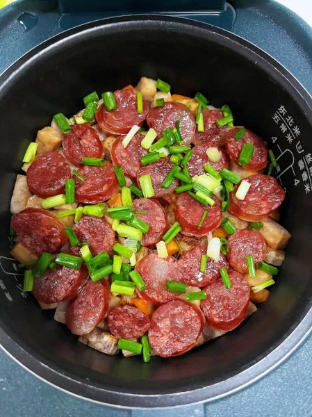 广式腊肠怎么做好吃_广式腊肠蒸饭的做法-第1张图片-山城妙识