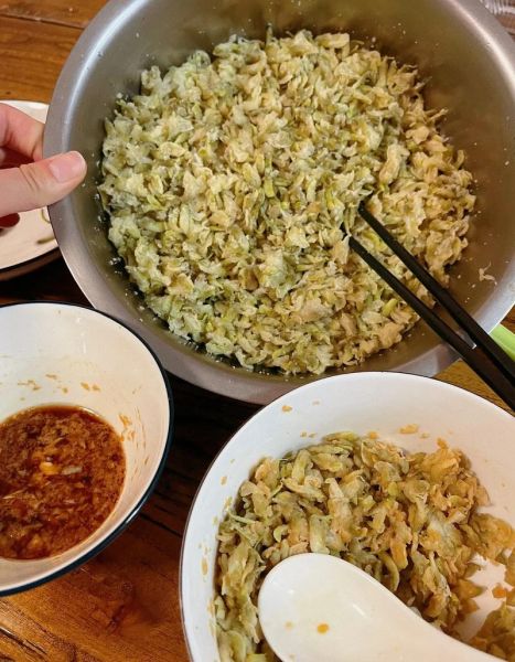 紫槐花怎么做好吃_紫槐花吃法大全-第1张图片-山城妙识