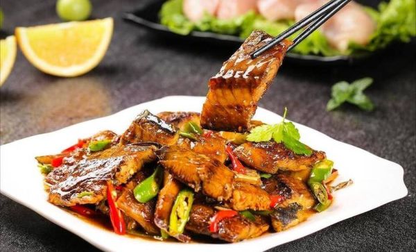 燕尾鲅鱼怎么做好吃_燕尾鲅鱼的家常做法-第3张图片-山城妙识