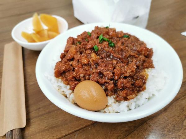 卤肉饭高清大图怎么拍_卤肉饭图片拍摄技巧-第3张图片-山城妙识