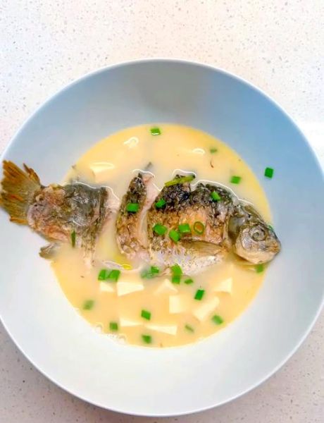 月子鲫鱼汤怎么炖好喝又营养_产妇鲫鱼汤放什么食材-第3张图片-山城妙识 月子鲫鱼汤怎么炖好喝又营养_产妇鲫鱼汤放什么食材-第3张图片-山城妙识