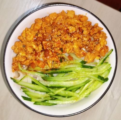 鸡蛋炸酱面黄豆酱怎么做_鸡蛋炸酱面黄豆酱比例是多少-第2张图片-山城妙识 鸡蛋炸酱面黄豆酱怎么做_鸡蛋炸酱面黄豆酱比例是多少-第2张图片-山城妙识