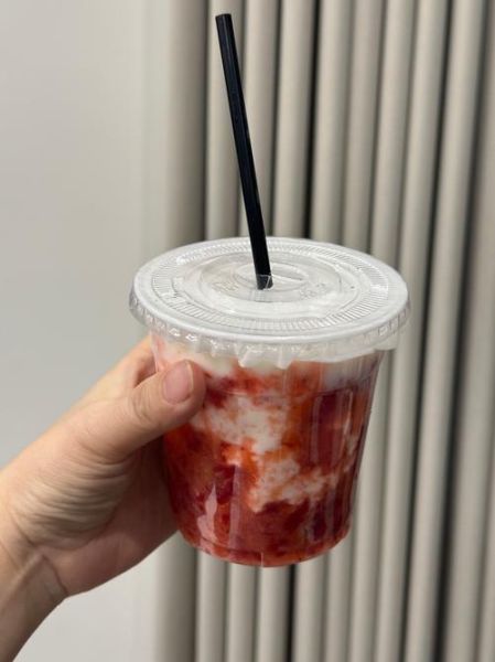 草莓奶昔怎么做才好喝_草莓奶昔不加水会太稠吗-第1张图片-山城妙识