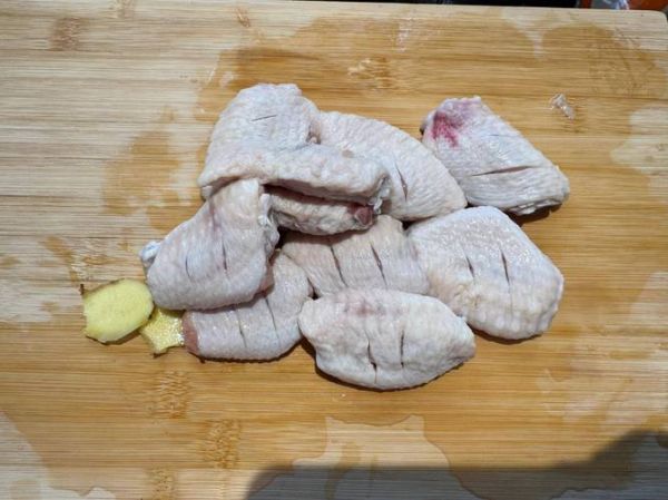 鸡翅中怎么做好吃_鸡翅中需要焯水吗-第2张图片-山城妙识